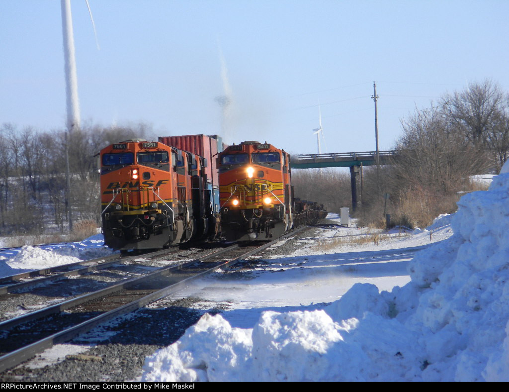 BNSF 7561